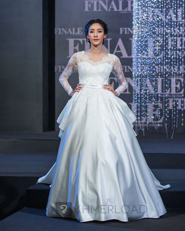 តារាស្រីថៃល្បីៗ ពិតជាស្រស់ស្អាតប្លែក ពេលគ្រង ឈុតកូនក្រមុំបែបនេះ - Khmerload