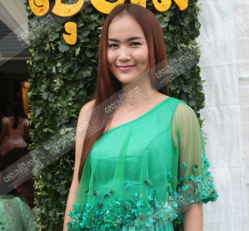 កែវ ផល្លីកា រួច ផុត ពី បម្រាម ឪពុក មិន ឱ្យ សម្តែង ភាព យន្ត ពី មុន ឪពុក ខ្លាច តួ ប្រុស កេង ចំណេញ ...