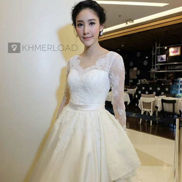 តារាស្រីថៃល្បីៗ ពិតជាស្រស់ស្អាតប្លែក ពេលគ្រង ឈុតកូនក្រមុំបែបនេះ - Khmerload