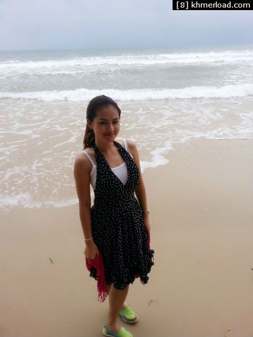 សុគន្ធ និសា ឈឺចាប់ព្រោះ គេអាណិត តែមិនស្រលាញ់ (Video) - Khmerload