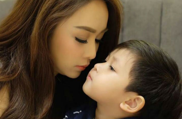 Panward មានសំណាងណាស់ ត្រូវបានស្វាមីស្រលាញ់ខ្លាំង និងផ្អែមល្ហែមគ្រប់ពេល - Khmerload